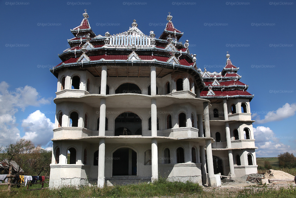 Roma Gypsies Romania | Nigel Dickinson